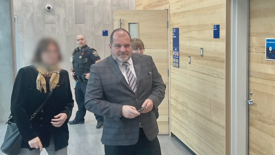 Un jury de 10 femmes et 4 hommes pour le procès d’Harold LeBel | Radio ...