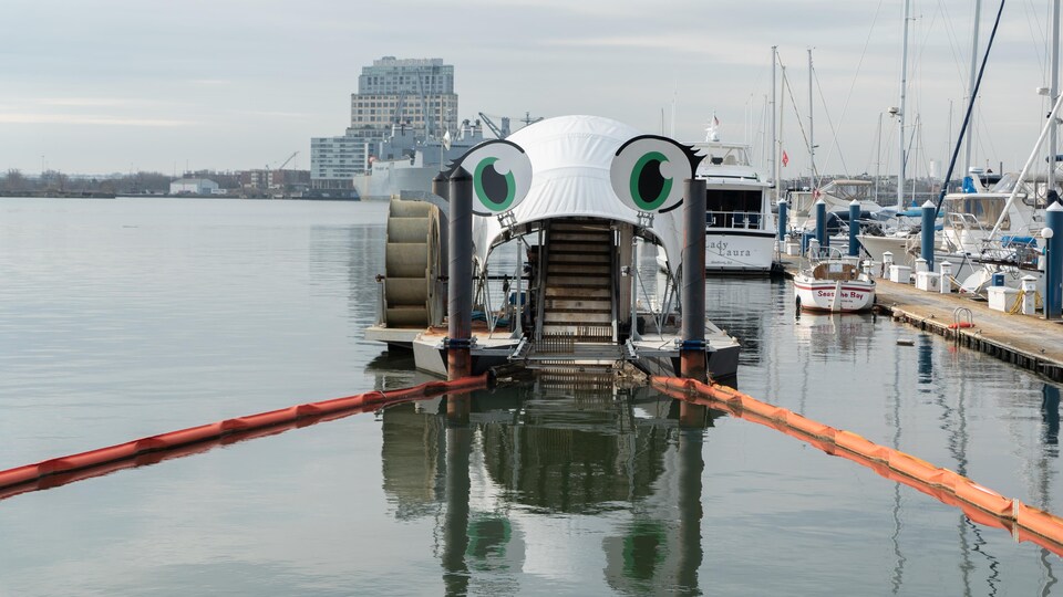 Voici Mr Trash Wheel, une machine qui recueille le plastique dans le ...