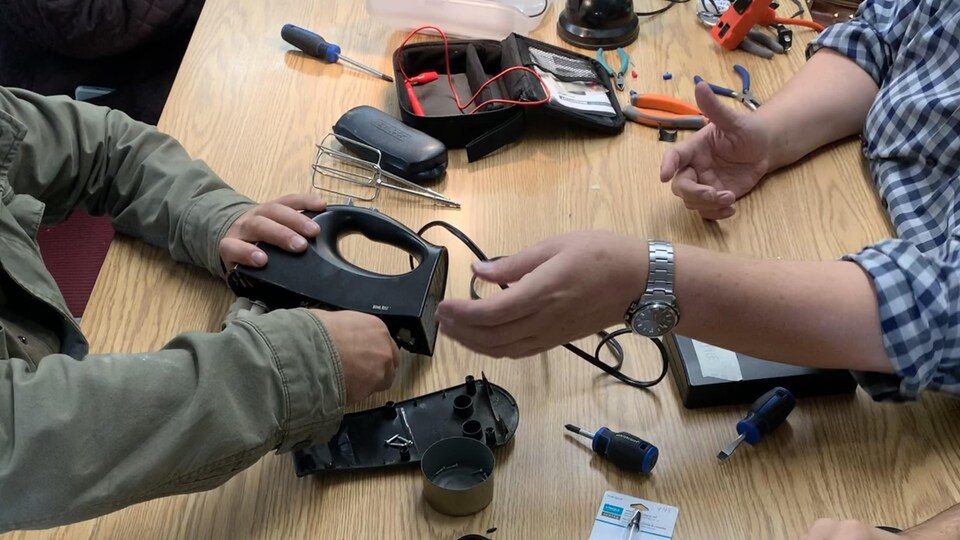Le PEI Repair Café, un service communautaire de réparation d’objets ...