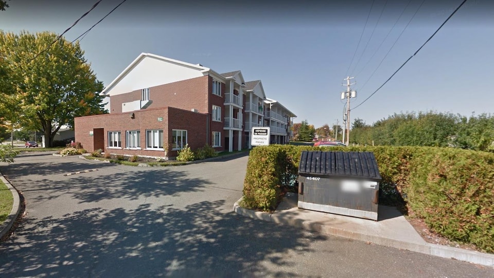 Importantes éclosions de COVID-19 dans deux RPA de Lévis | Radio-Canada.ca