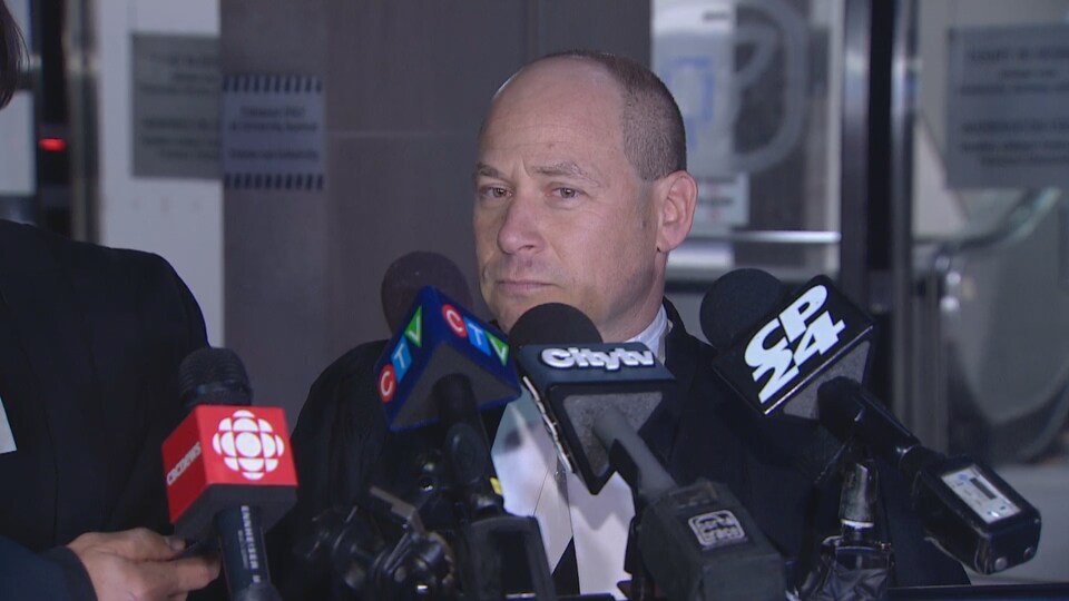 Deux anciens tenanciers de bar accusés de viol sont déclarés coupables ...