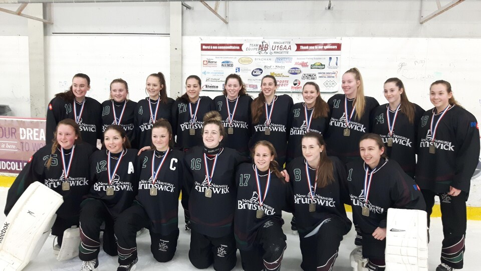 Trois équipes du Nouveau-Brunswick au championnat canadien de ringuette | Radio-Canada.ca