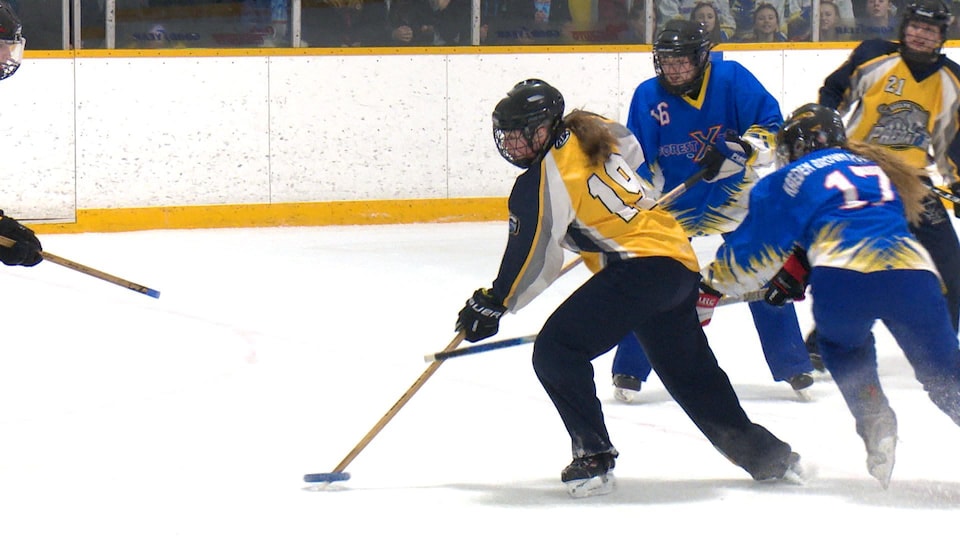 La ringuette à l’honneur dans sa ville natale | Radio-Canada.ca