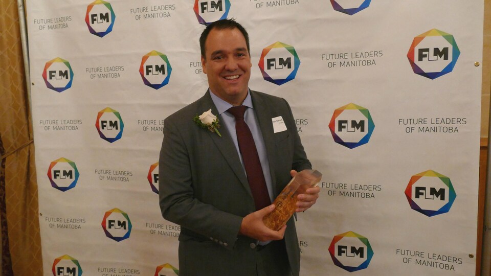 Le Franco-Manitobain Robert Tétrault gagne le prix des futurs leaders ...