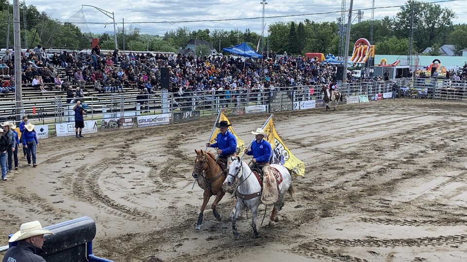 Un retour en grand du Rodéo d’Ayer’s Cliff | Radio-Canada.ca