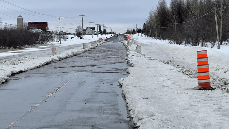 Fermeture de la route 397 pour les véhicules légers près de Val ...