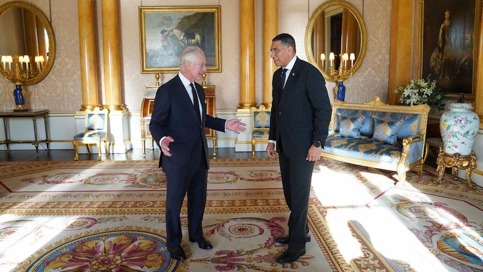 À deux jours du couronnement : la Jamaïque et le Belize veulent être ...