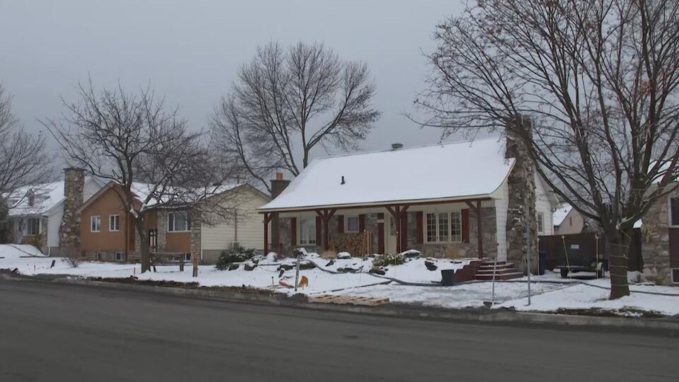 Victoire d’un couple contre Laval au sujet d’un égout | ICI Radio-Canada.ca