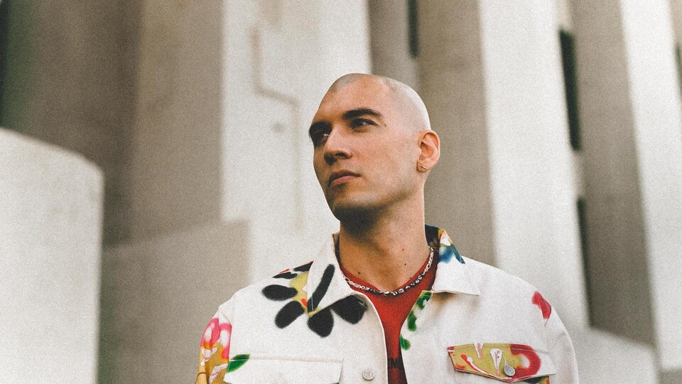 Le rappeur québécois Rymz lance Un jour de plus au paradis , son ...