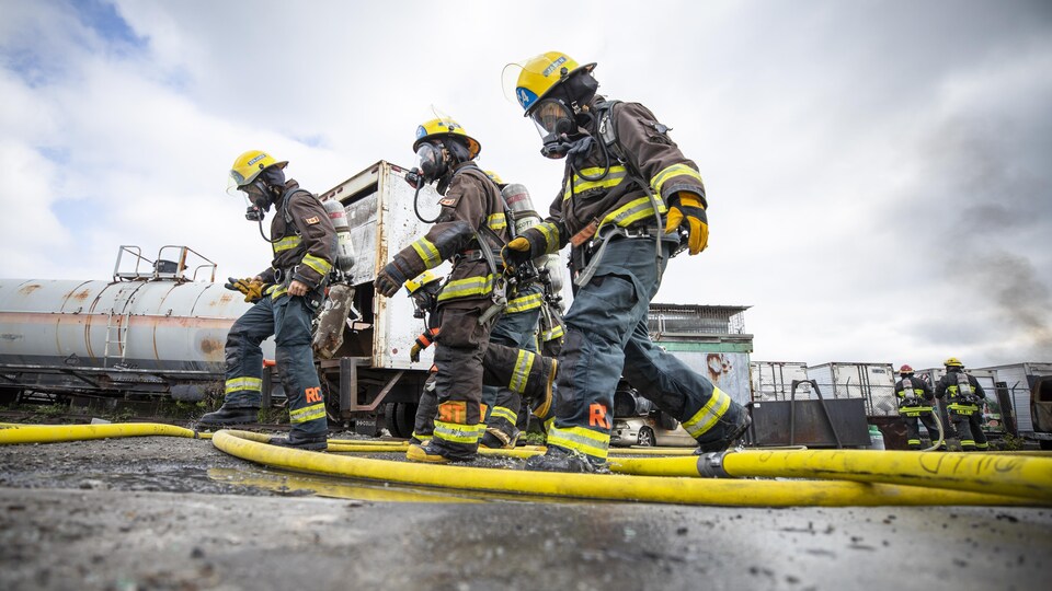 Un avant-goût du métier de pompier | ICI Radio-Canada.ca