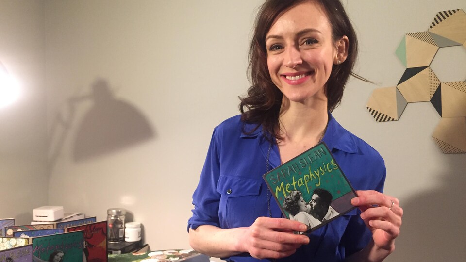 Des pochettes uniques et faites à la main pour le nouvel album de Sarah ...
