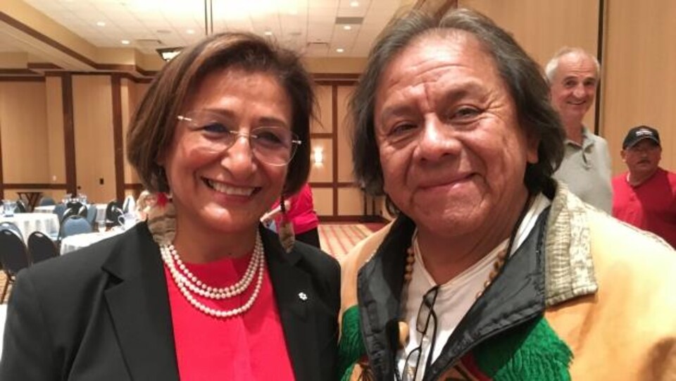 L'athlète olympique Sharon Firth appelle à réfléchir sur les défis de ...