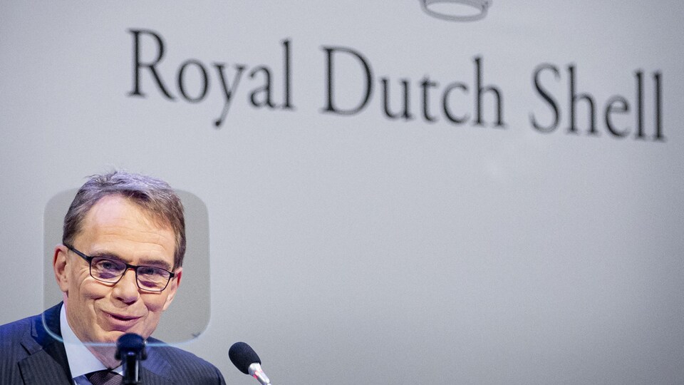Les actionnaires de Shell votent massivement pour transférer le siège ...