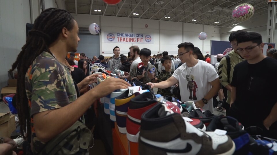 Toronto : le paradis de la revente de souliers au Canada | Radio-Canada.ca
