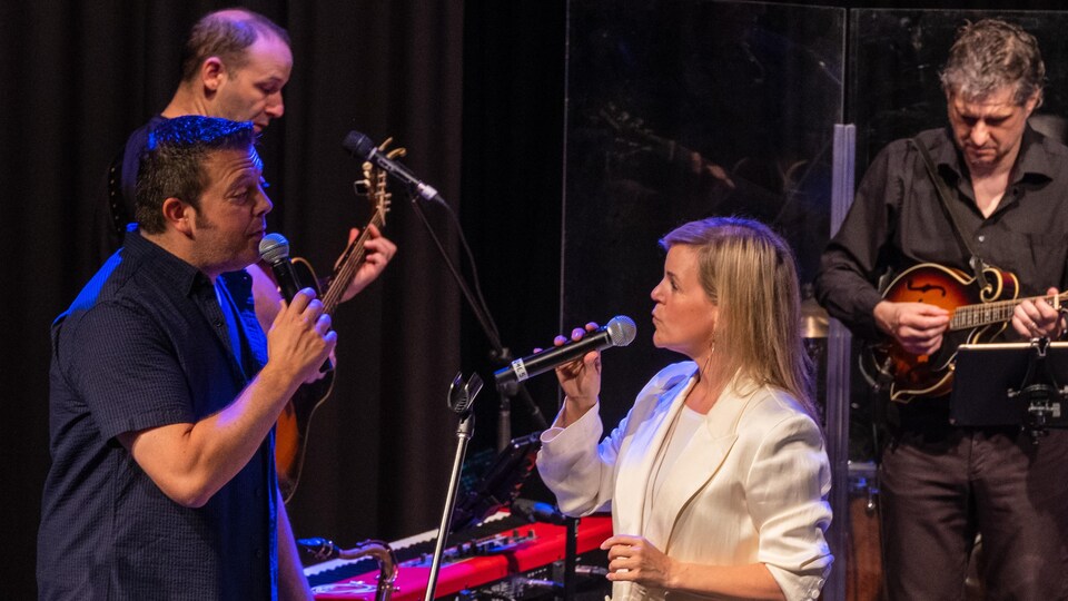 Au revoir au projet Sam Chante, les élèves de Saint-Jean célèbrent la ...