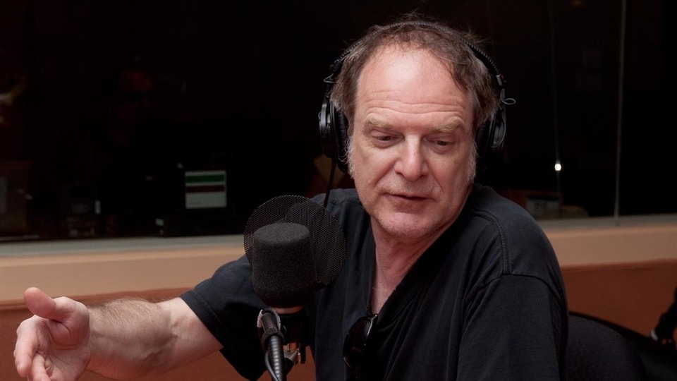 Stephen Faulkner et l’acte de résistance de chanter en français