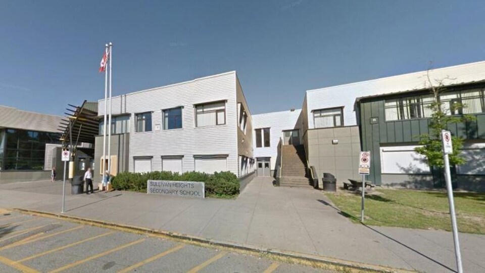 Deux cas de COVID-19 confirmés dans des écoles à Surrey | Radio-Canada.ca