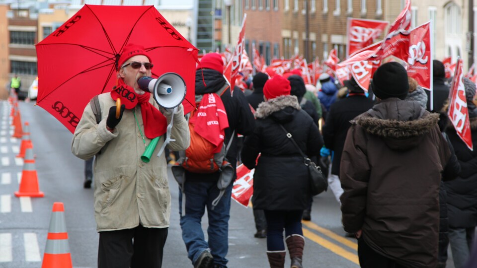 Débrayage des professionnels du gouvernement à Québec | ICI Radio-Canada.ca