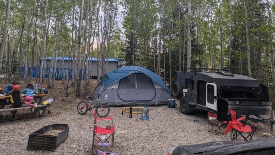 Témoignage de Rachel Cook, évacuée avec sa famille de Hay River aux T ...