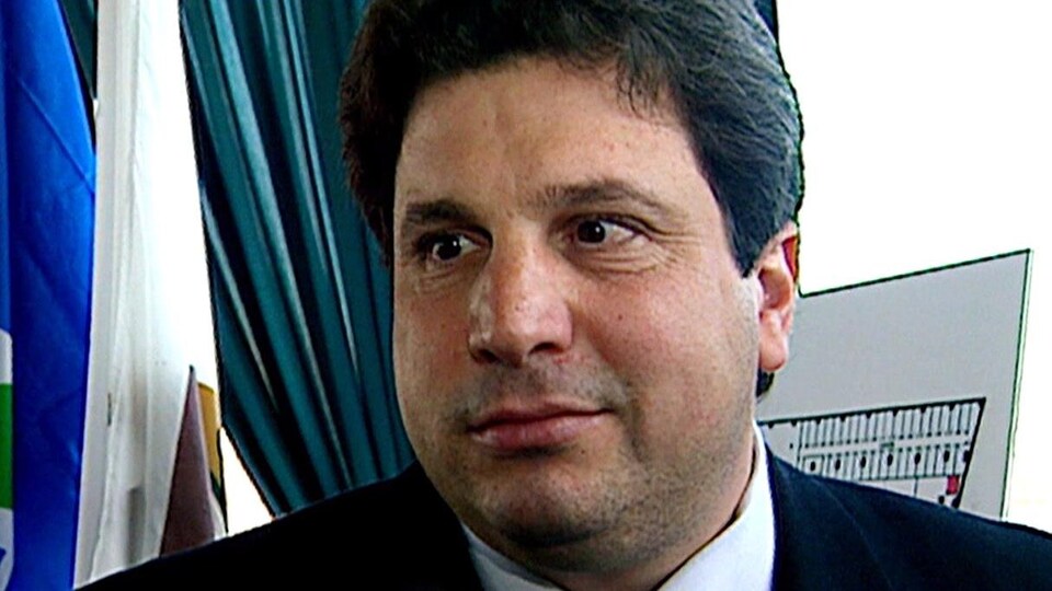 Tony Magi rattrapé par ses liens avec la mafia | Radio-Canada.ca