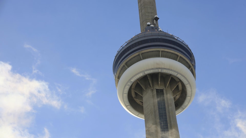 Réouverture de la Tour CN à Toronto | Radio-Canada.ca