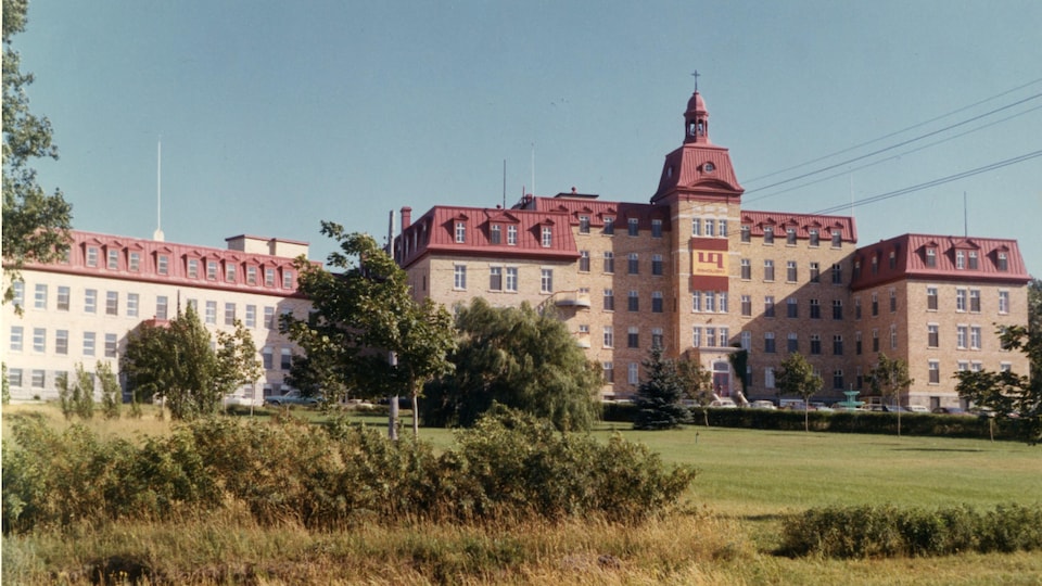 Il y a 50 ans, une université était fondée à Rimouski grâce à la ...