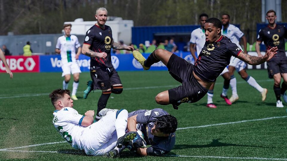 Entrée en matière réussie pour le Valour FC qui impose une défaite à ...