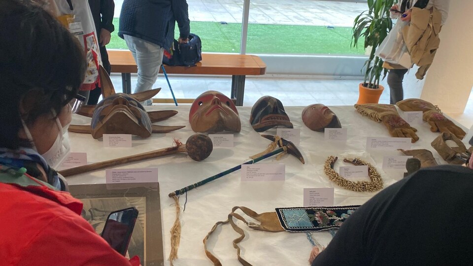 Des artefacts autochtones en abondance au Vatican | Autochtones au ...