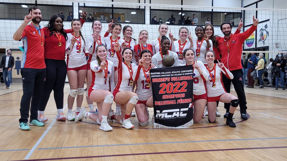 L’équipe de volleyball féminin des Rouges se rendra en finale nationale