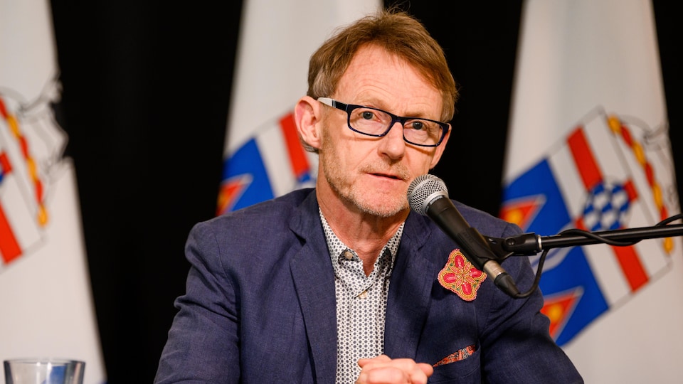 Le quotidien du médecin hygiéniste en chef du Yukon, Brendan Hanley