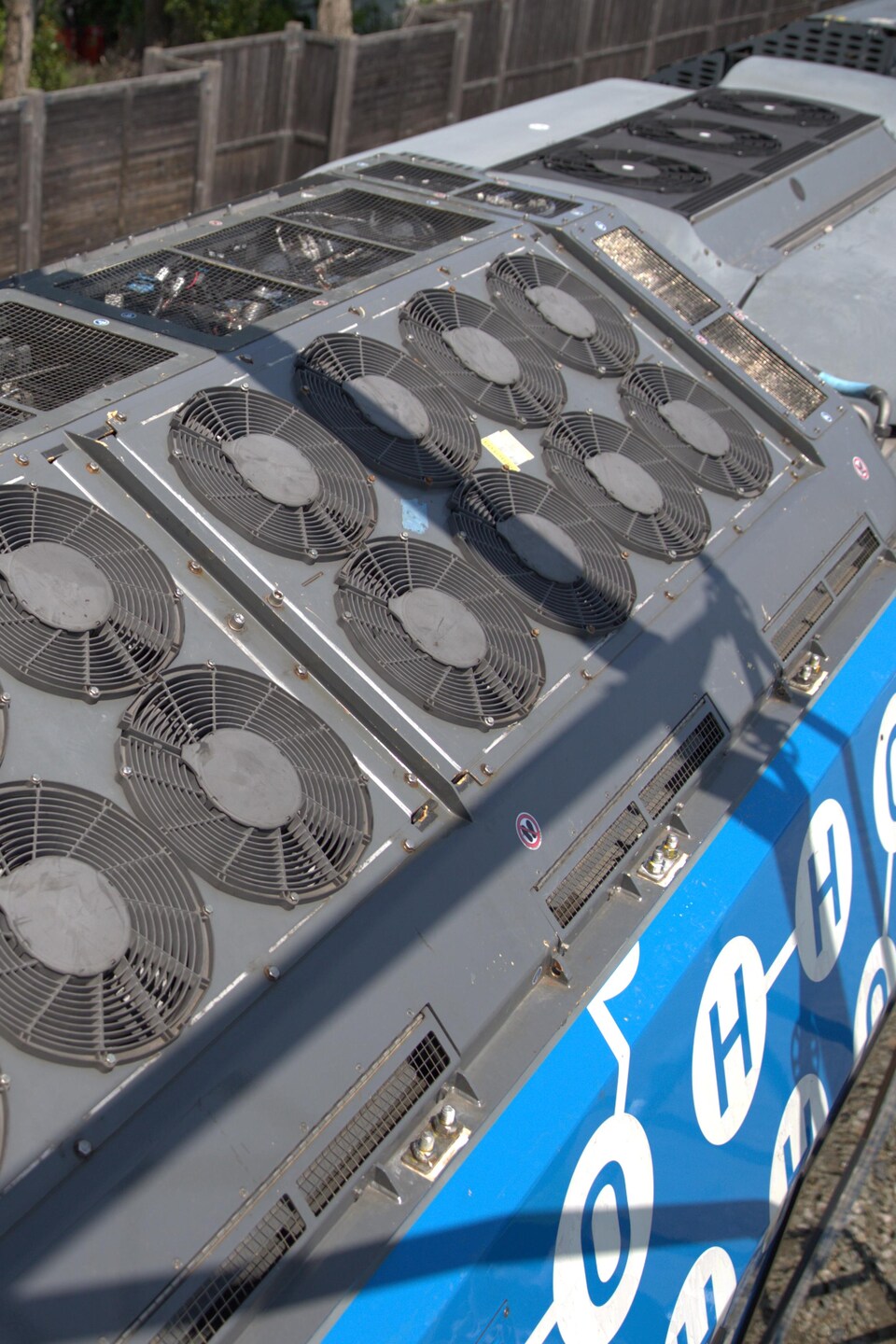 Comment fonctionne le premier train à hydrogène en Amérique | Radio ...