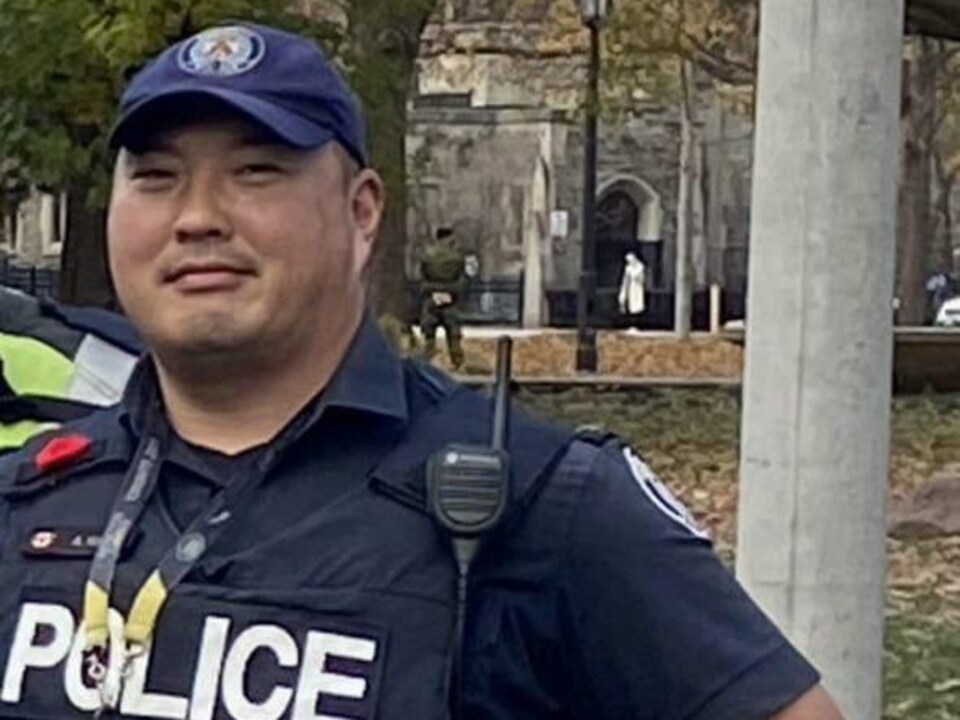 Deux personnes, dont un policier, tuées lors de fusillades en banlieue ...