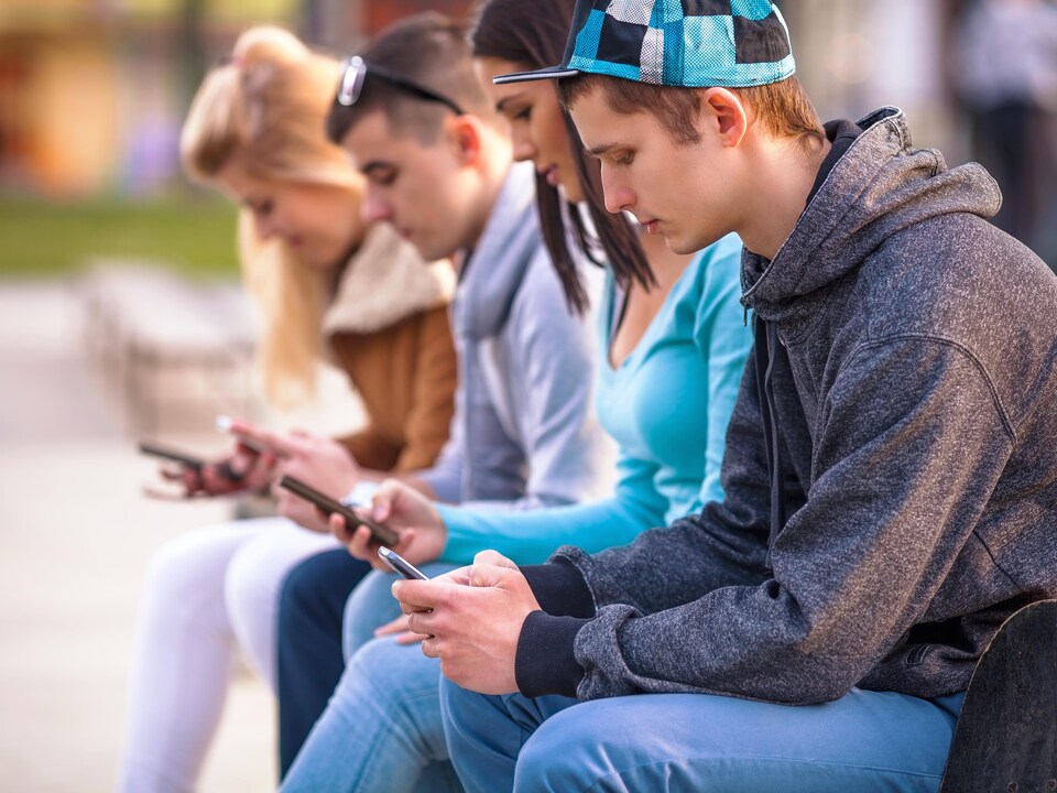 Trop De Médias Sociaux Nuit à La Santé Mentale Des Filles Selon Une