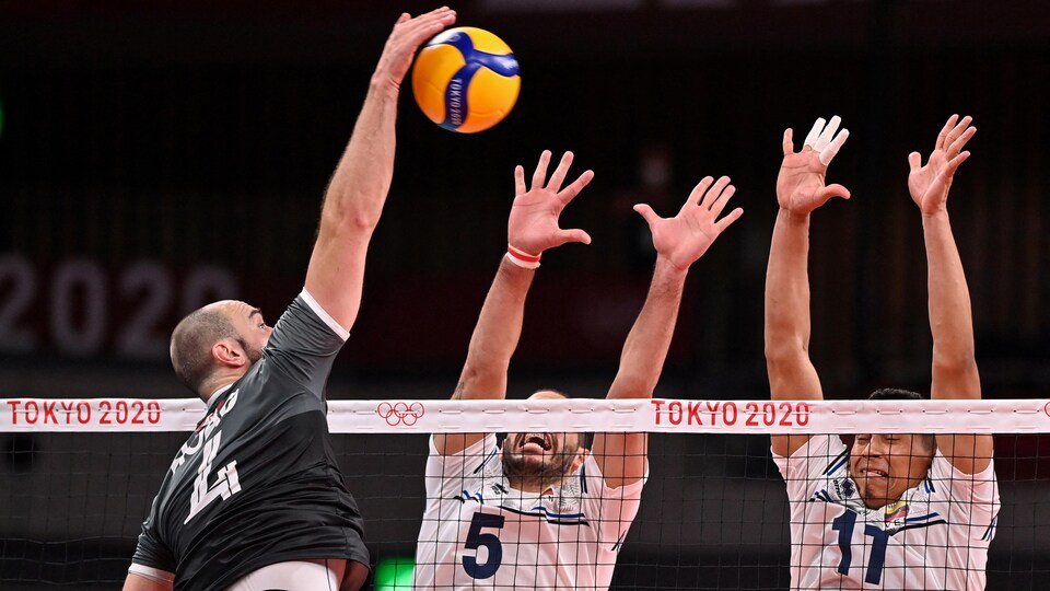 Volleyball : les Canadiens conservent leurs chances d'accéder aux ...