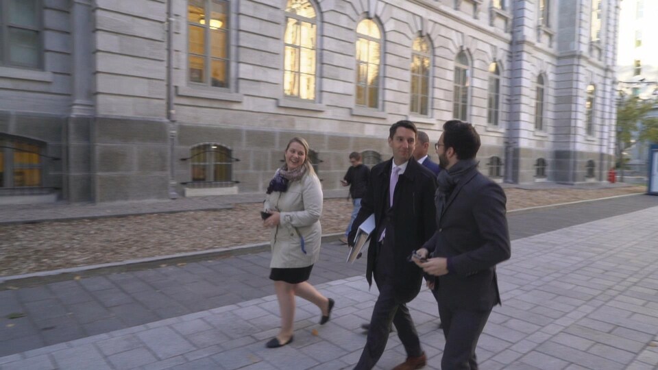 35 ans, ministre des Transports et père | Radio-Canada.ca