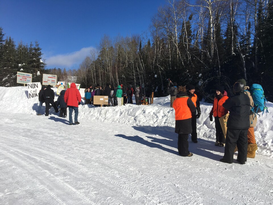 Raôul Duguay soutient les comités de protection de l'esker Saint ...