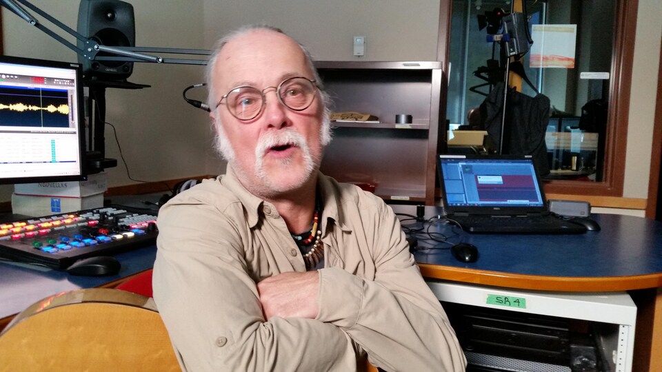 Un fou de la chanson dans l’Ouest tire sa révérence | Radio-Canada.ca