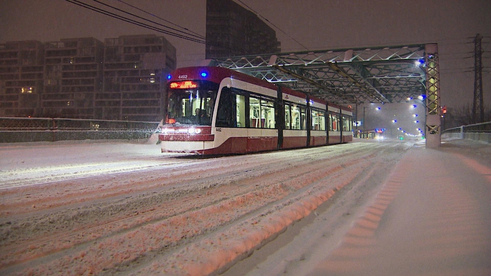 Tramway en conditions hivernales : l’exemple de Toronto | Radio-Canada.ca