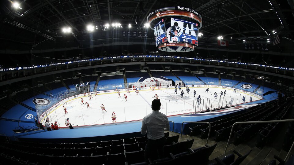 Des partisans des Jets de Winnipeg appuient toujours leur équipe