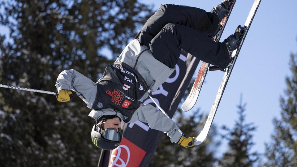 Le Canada gagne trois médailles en demi-lune à la Coupe du monde de ski ...