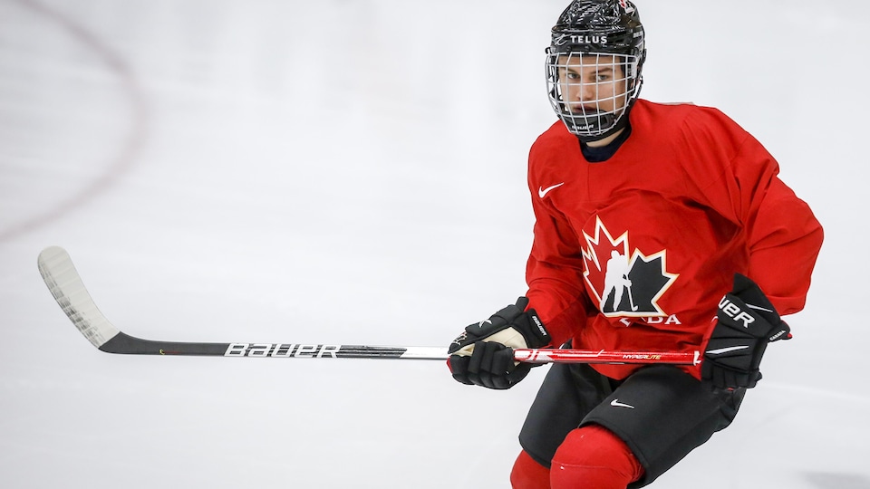 Connor Bedard fait tourner les têtes au camp de sélection de Hockey ...