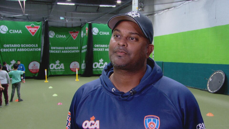 Ils vivent la nuit pour ne rien manquer de la Coupe du monde de cricket ...