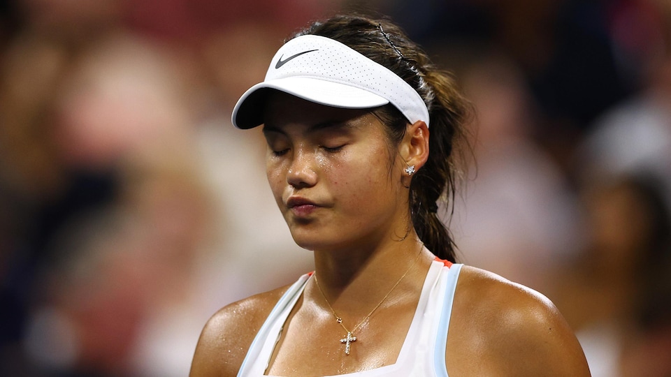 La championne en titre à New York, Emma Raducanu, évincée au premier ...