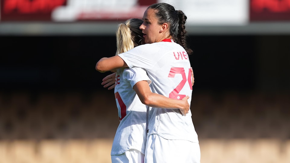 Les parents d'Évelyne Viens ont suivi leur fille en Australie