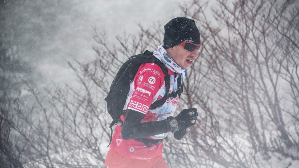 La course en raquettes, un jeune sport aux racines ancestrales | Radio ...