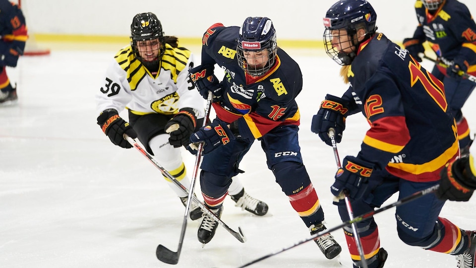 Une hockeyeuse néo-brunswickoise dans une ligue professionnelle en ...