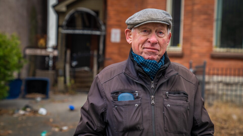 Inondée, vandalisée et squattée : l’ambassade de Syrie à Ottawa se ...