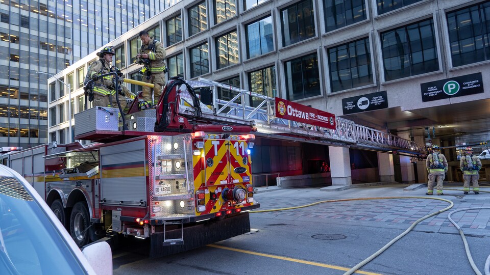 Une personne blessée dans un incendie au centre-ville d’Ottawa | Radio ...