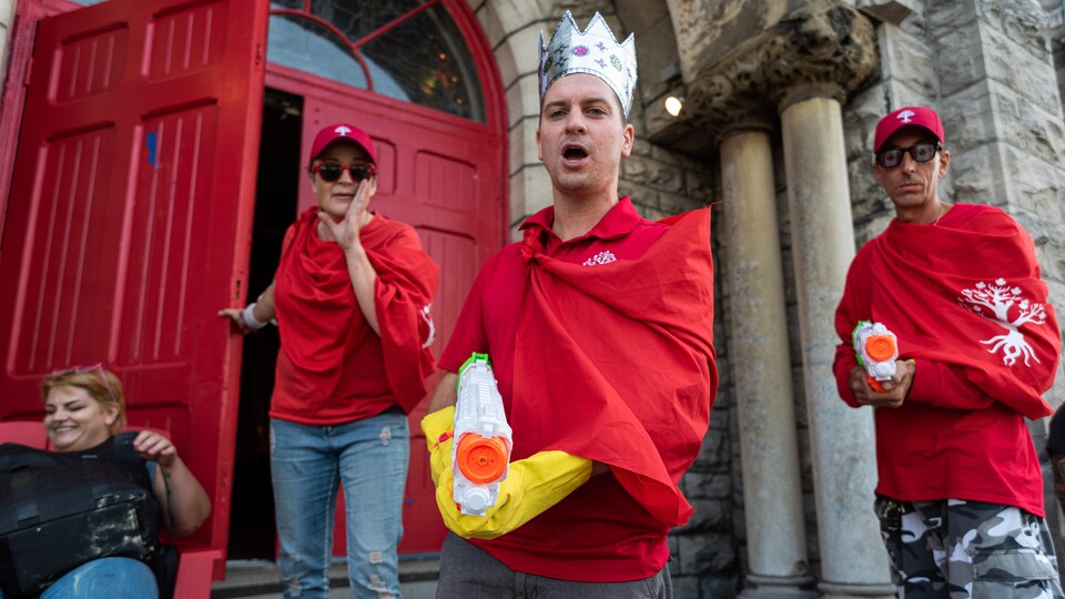 Présence policière accrue à l’église Sainte-Brigid, le groupe TUPC ...