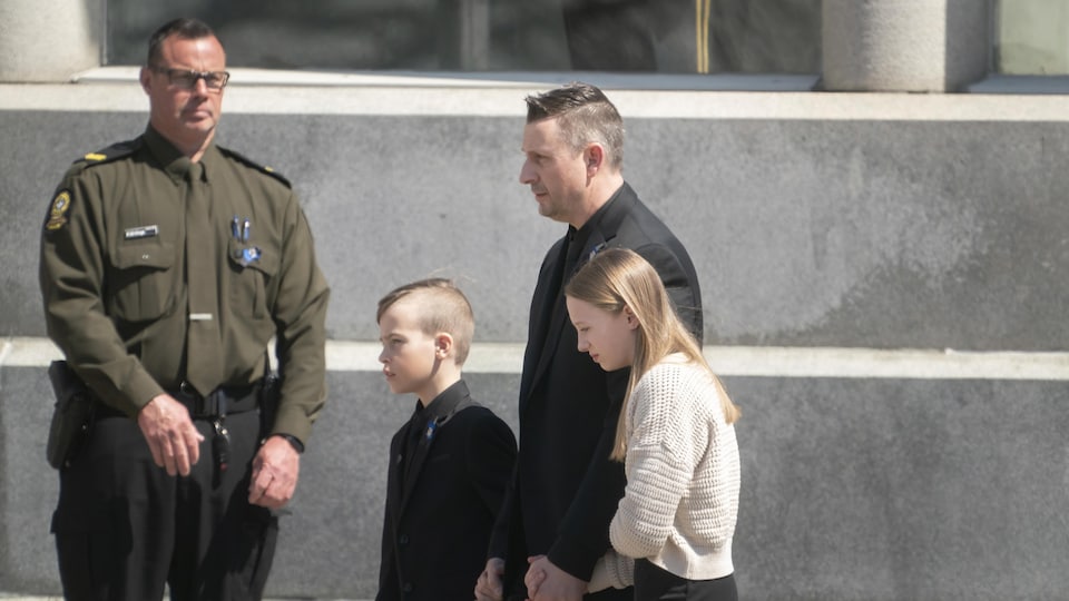 Un dernier au revoir à la sergente Maureen Breau | Radio-Canada.ca